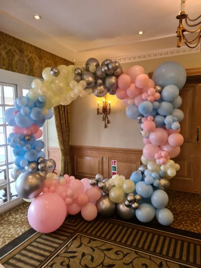 Style option 21 - Backdrop Hoop display - Marlow Balloons